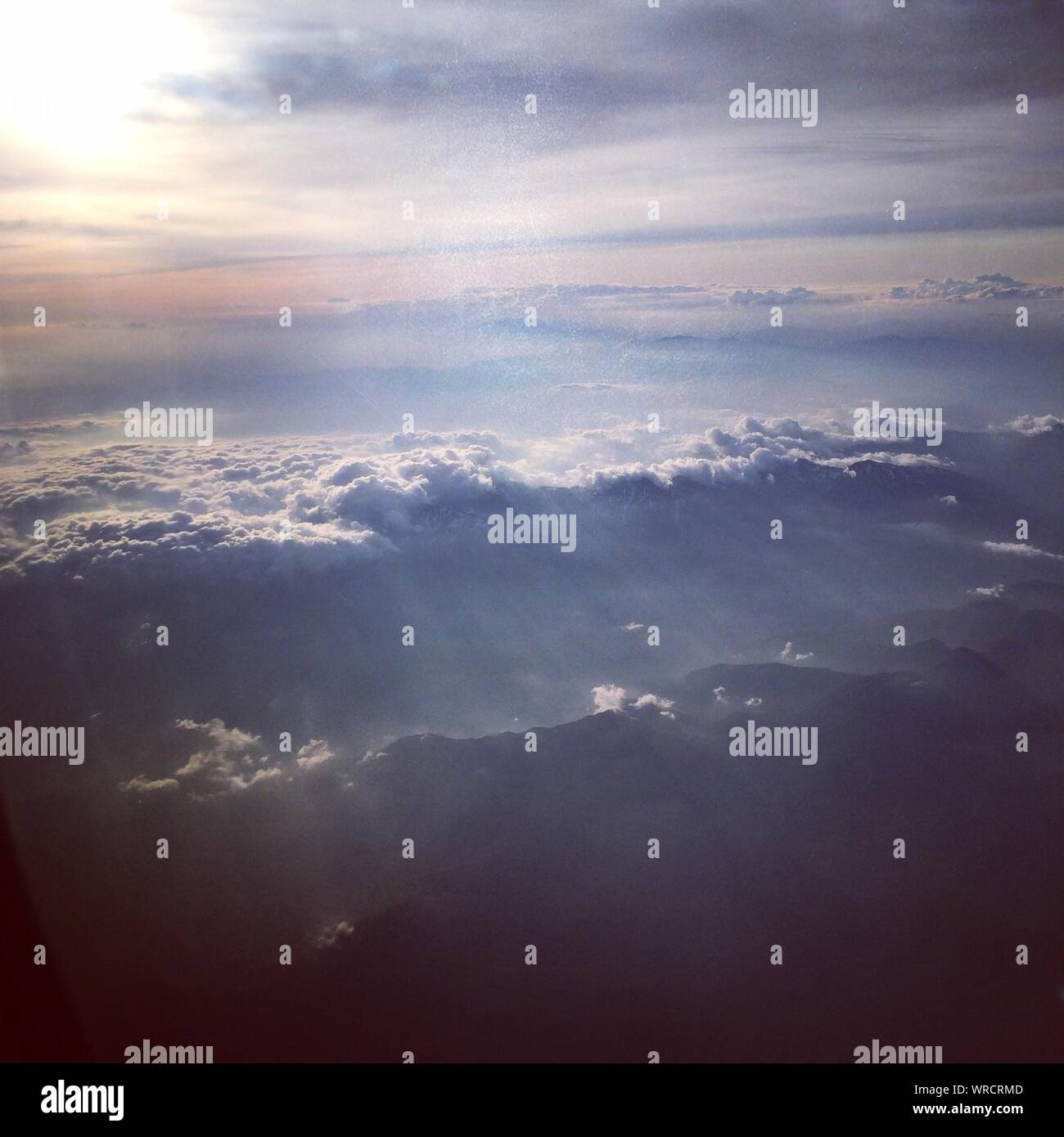 Sunlight shining through cloud view hi-res stock photography and images ...