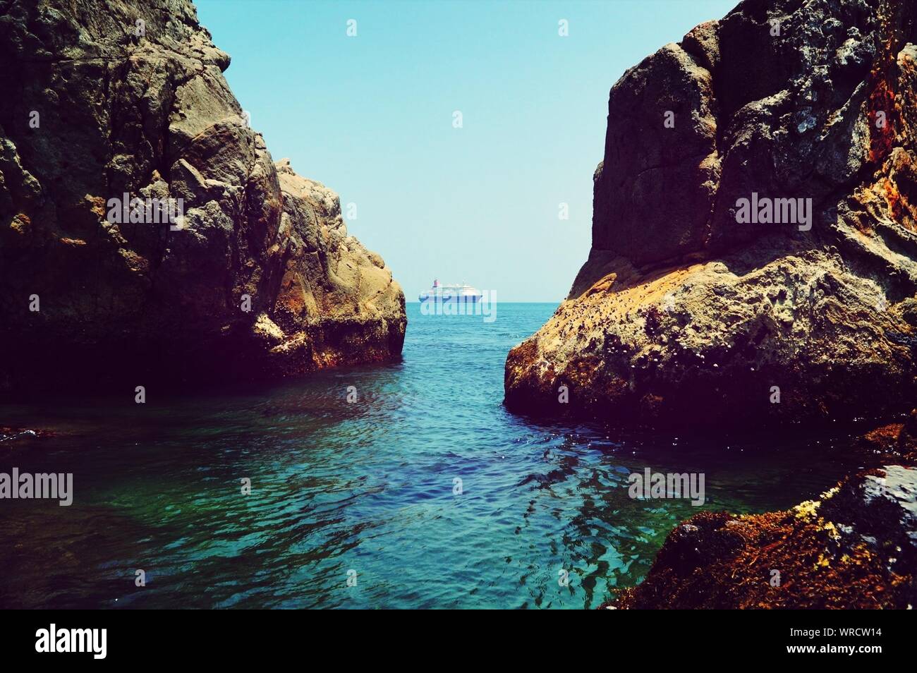 Ship rocks hi-res stock photography and images - Alamy