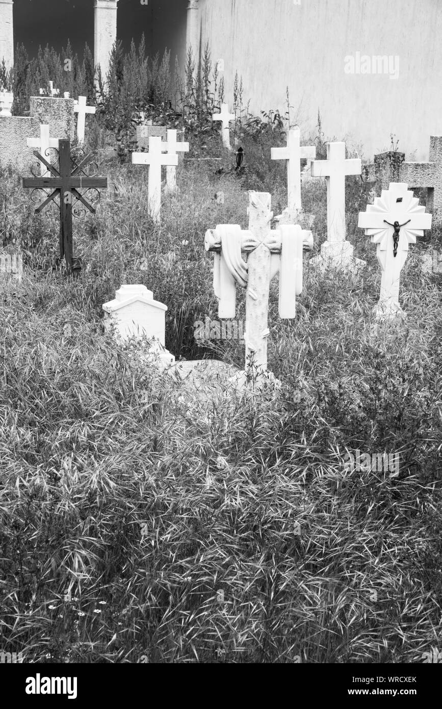 Graves in an old graveyard Stock Photo - Alamy