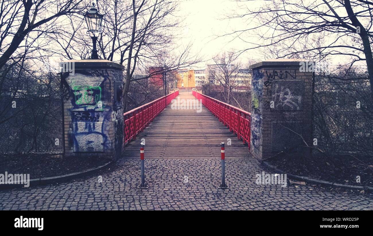 Brick Footbridge Stock Photos & Brick Footbridge Stock Images - Alamy
