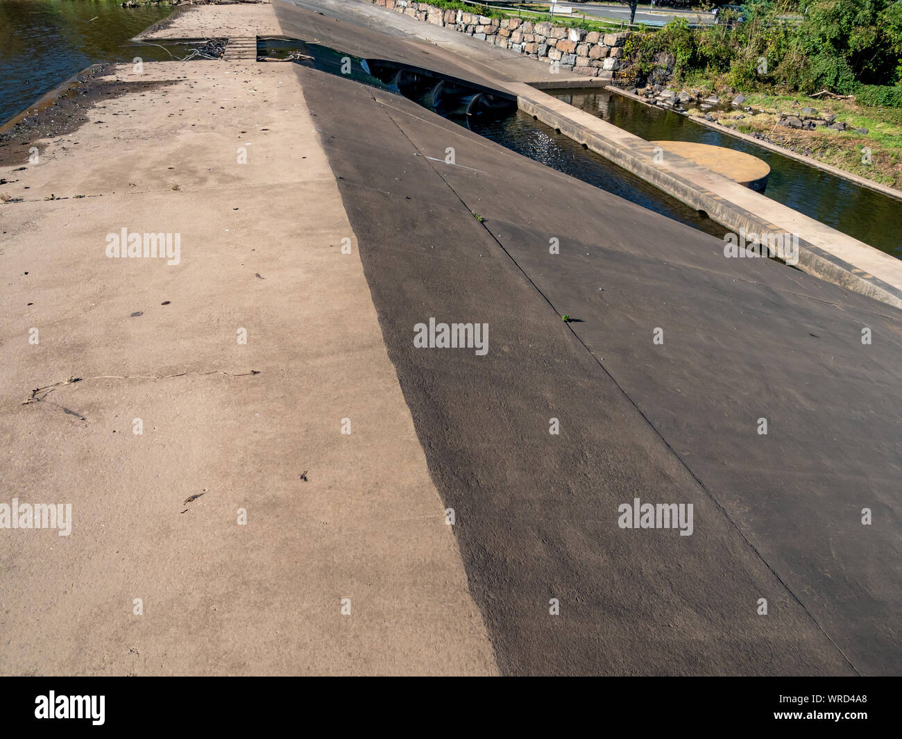 Dam park building hi-res stock photography and images - Alamy