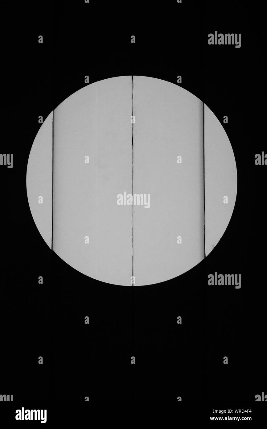 White circle hi-res stock photography and images - Alamy