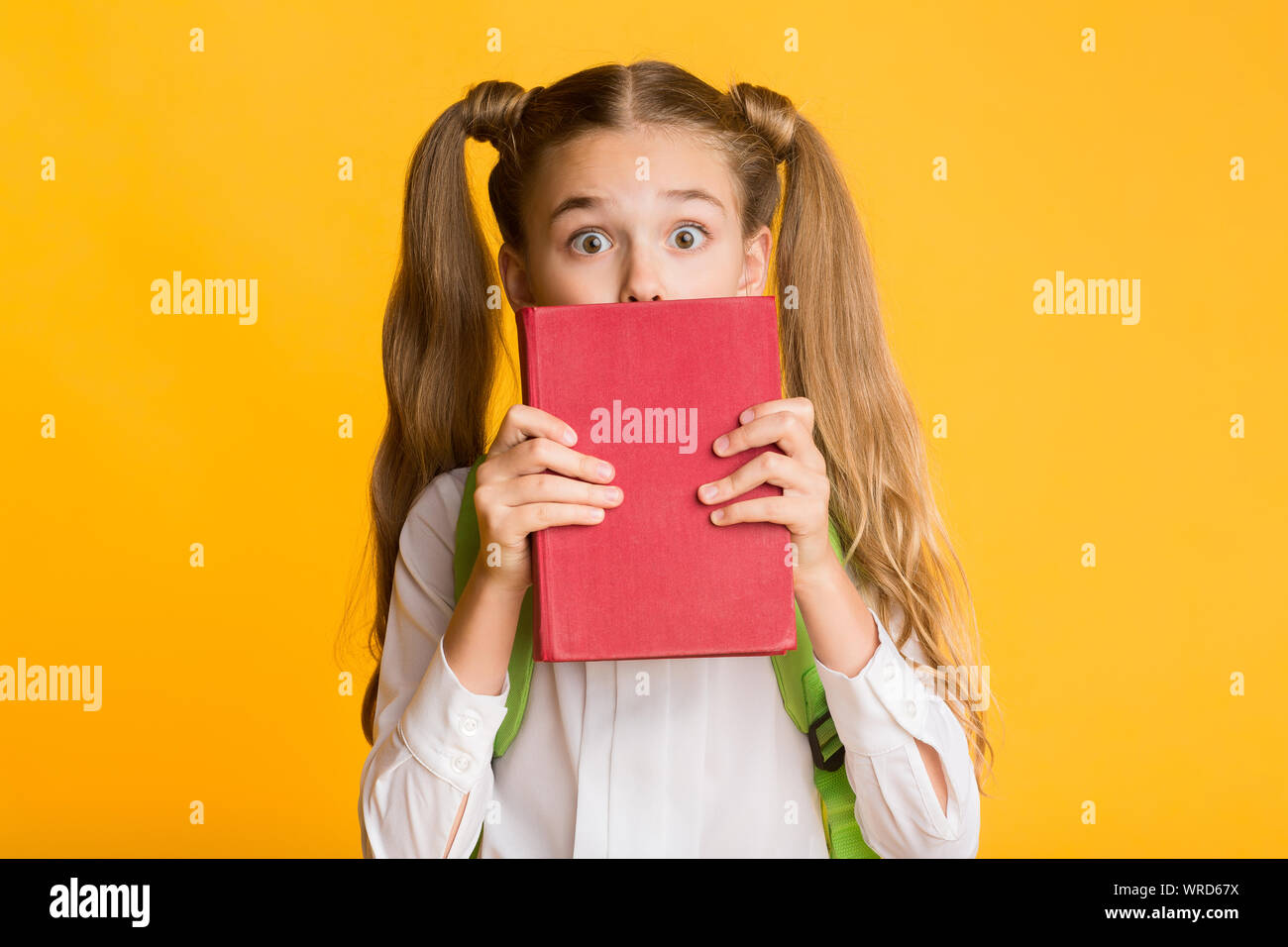 Scared kid school hi-res stock photography and images - Alamy