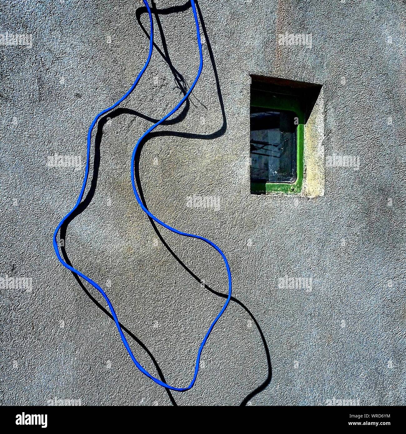 Wire window hi-res stock photography and images - Alamy