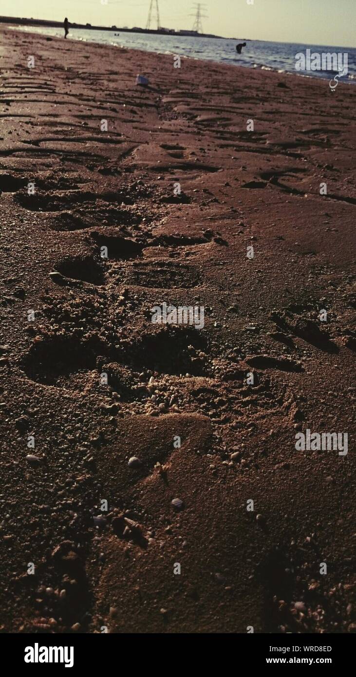 Falling sand hi-res stock photography and images - Alamy