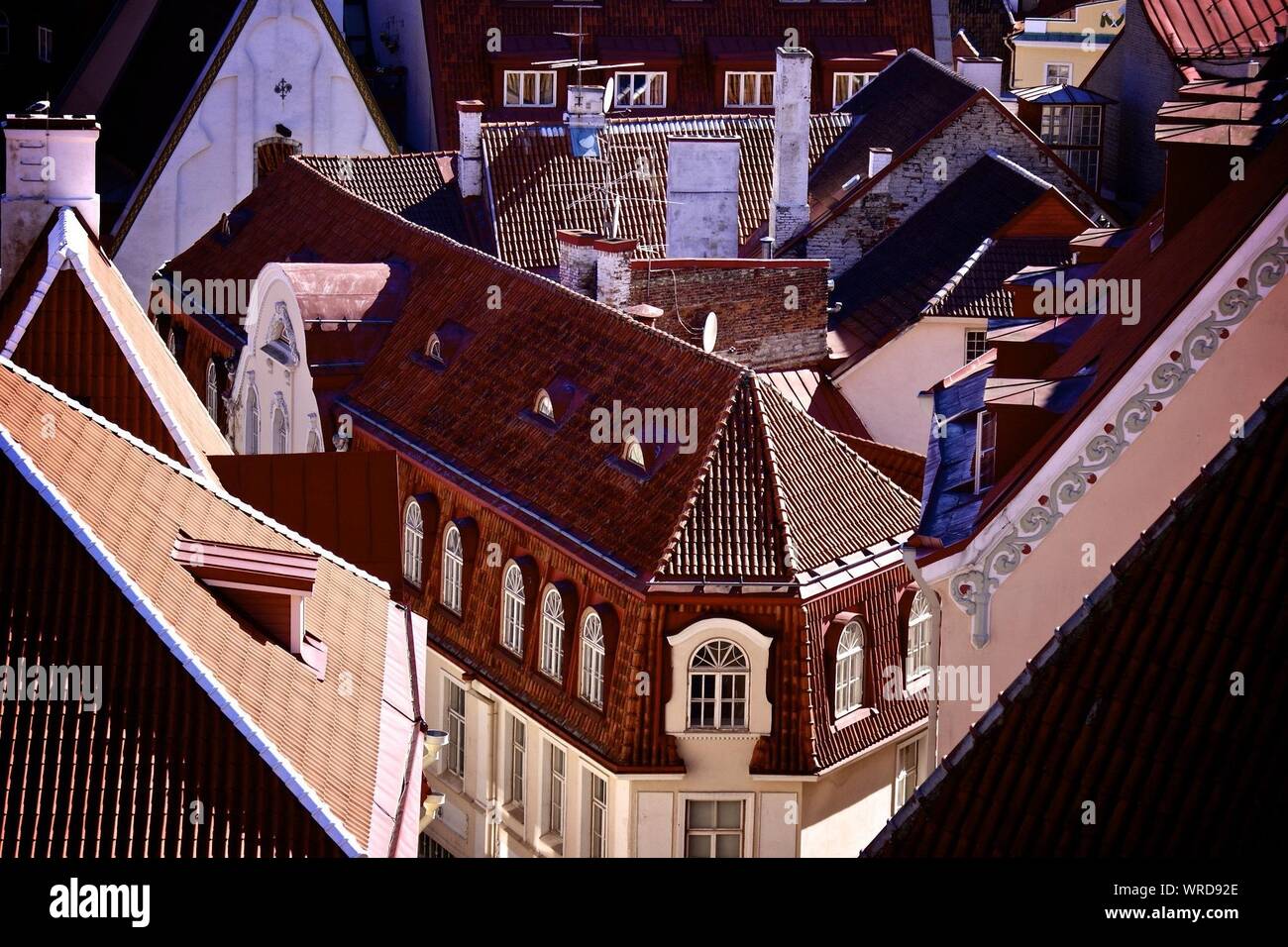 Rooftop houses hi-res stock photography and images - Alamy