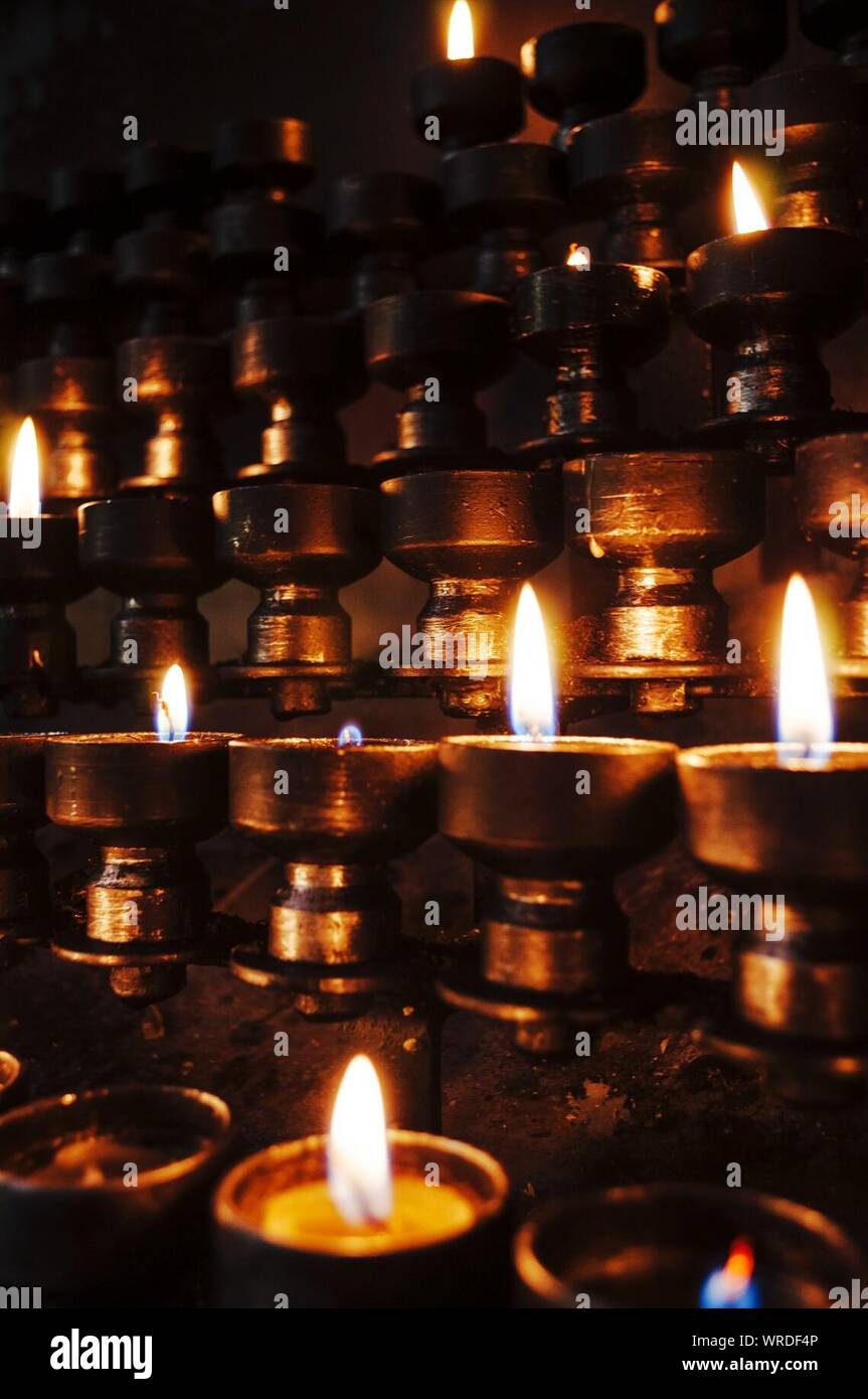 Lit temple hi-res stock photography and images - Alamy