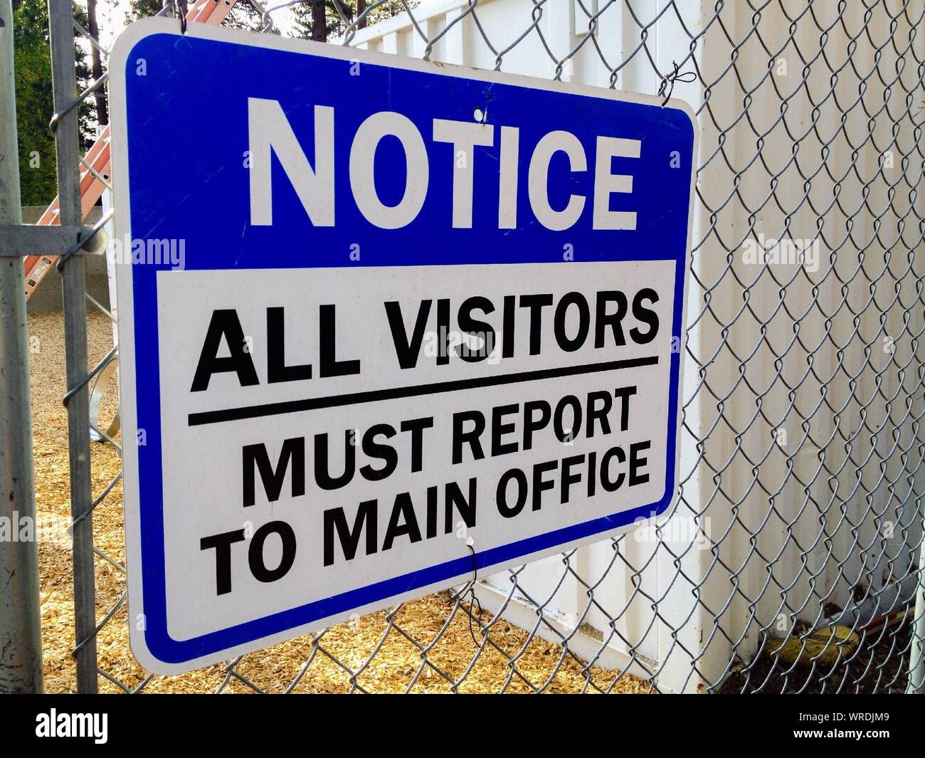 Chainlink Fence Sign High Resolution Stock Photography and Images - Alamy