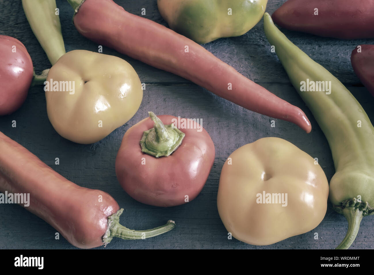 Ripe fruits of different varieties of bell pepper Stock Photo - Alamy
