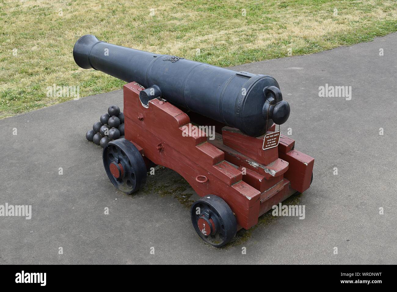 Vancouver, WA USA – June 14, 2019: One of the replica cannons that sits ...