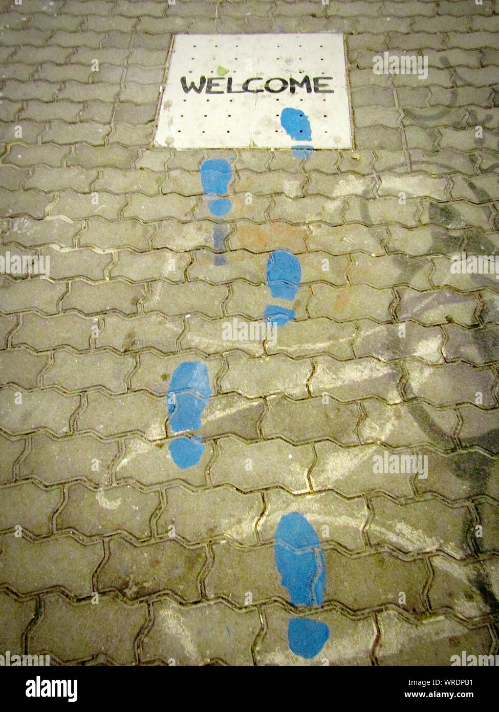 Foot markings hi-res stock photography and images - Alamy