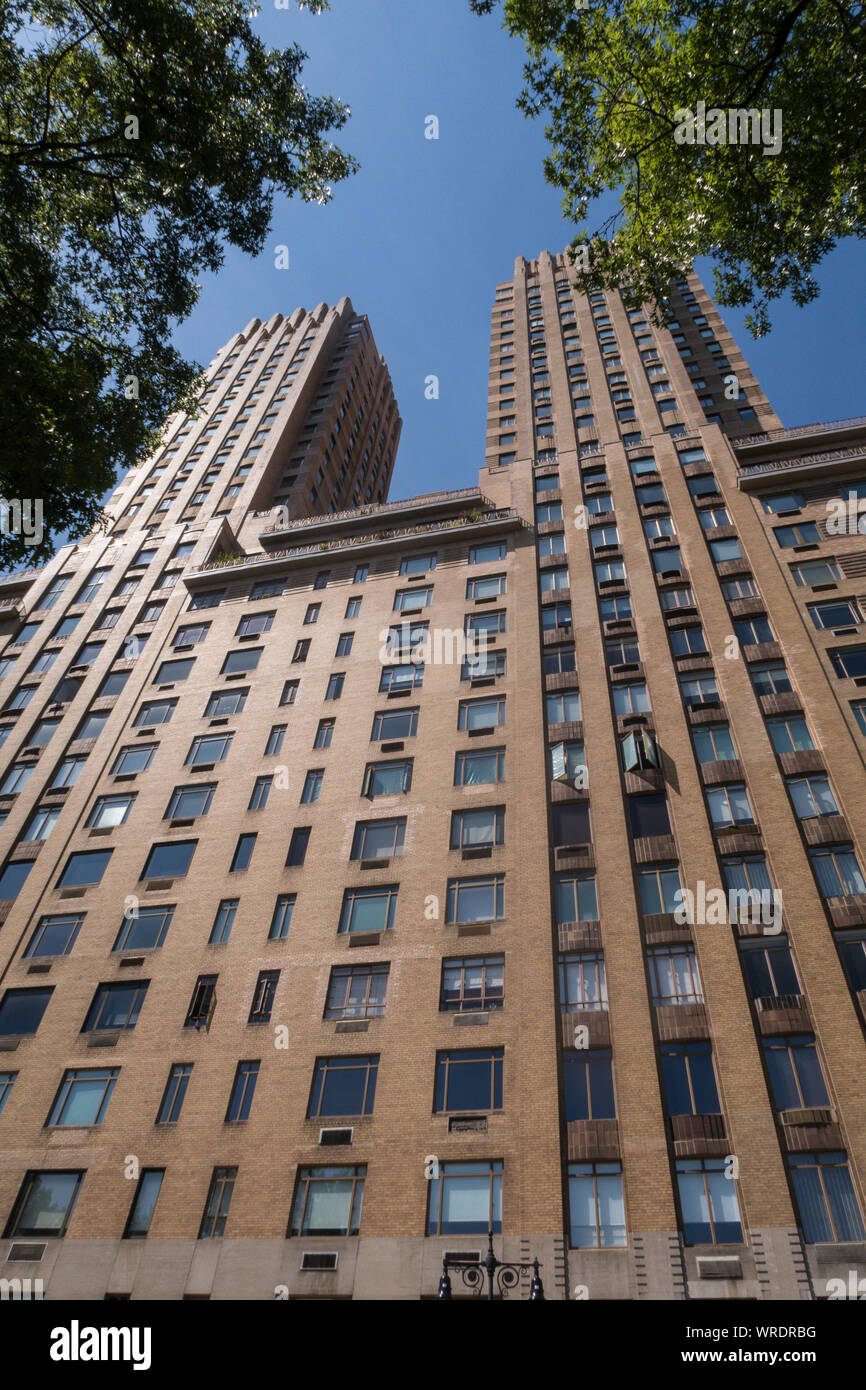 Chanin building art deco hi-res stock photography and images - Alamy