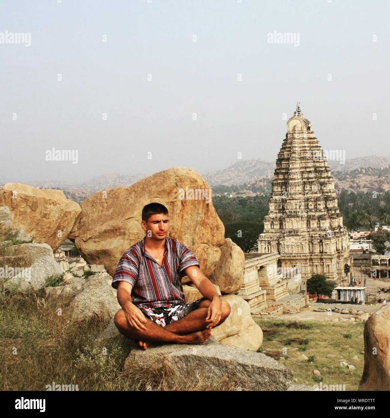 Temple built on the rock hi-res stock photography and images - Alamy