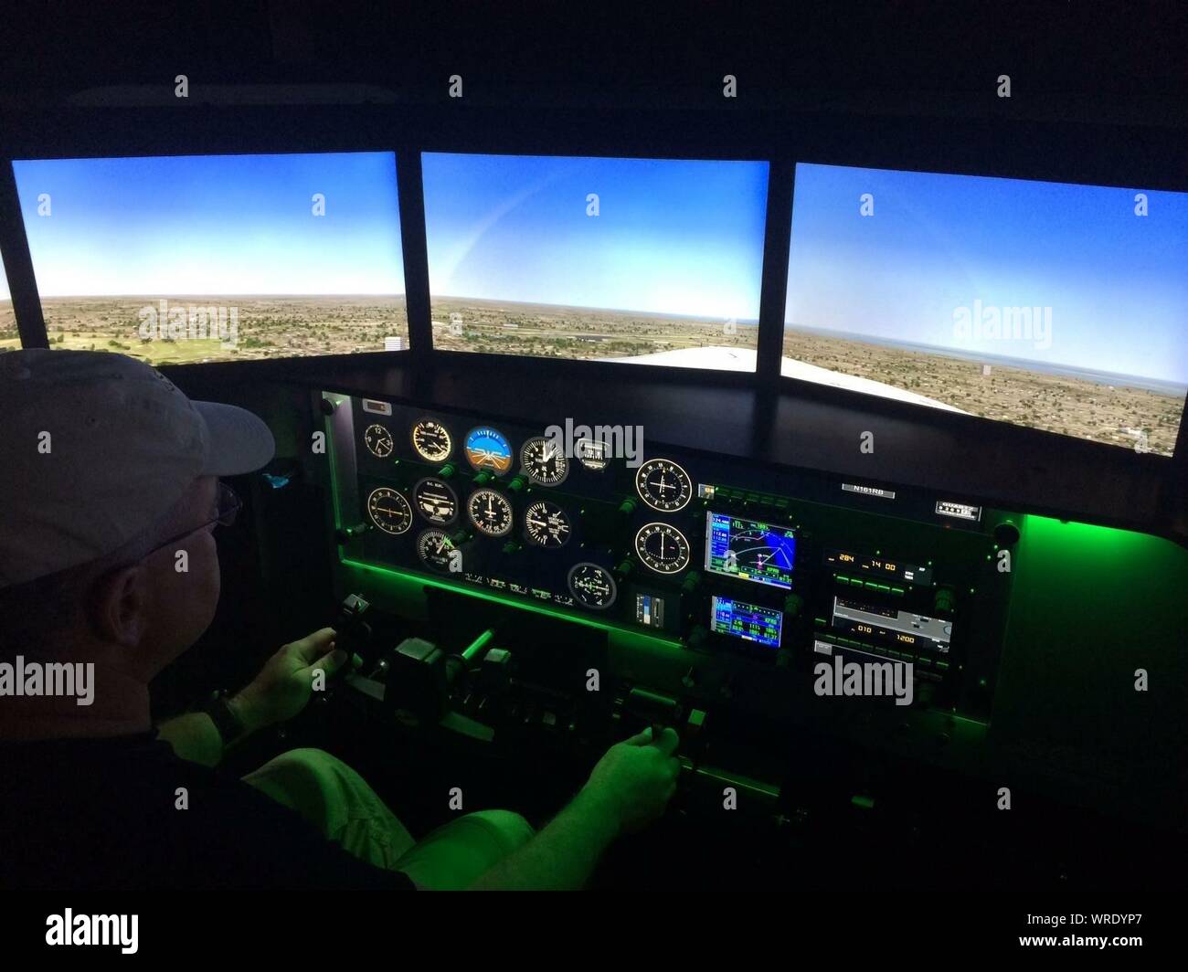Airplane cockpit pilot hi-res stock photography and images - Alamy