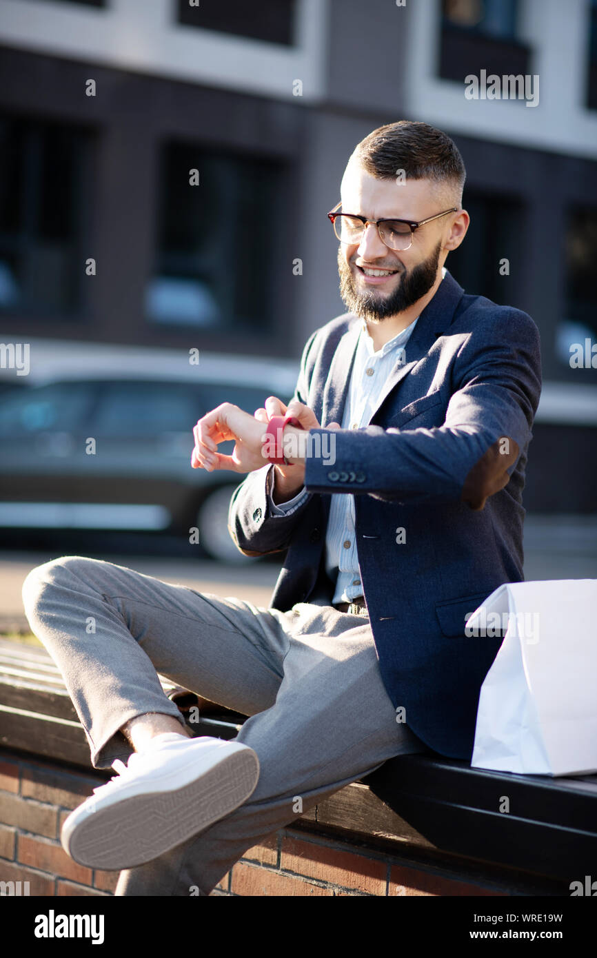 Check notifications hi-res stock photography and images - Alamy