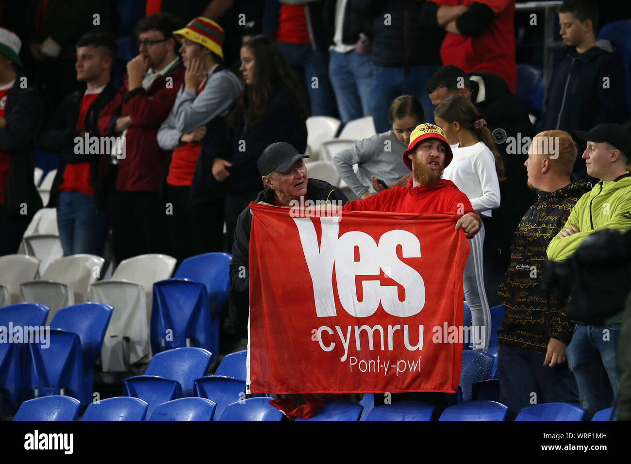 Yes for wales hi-res stock photography and images - Alamy