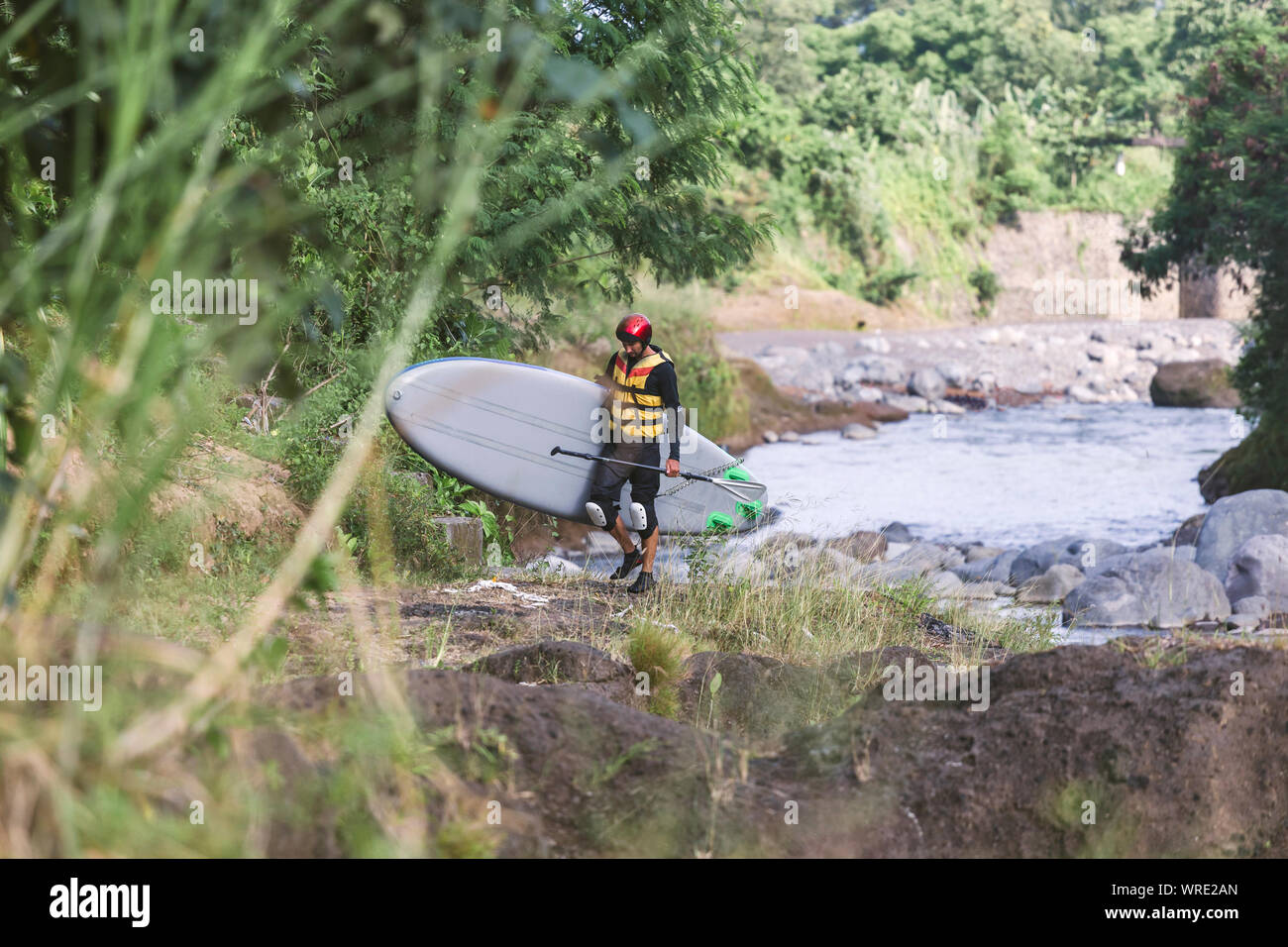 Canoe stand up paddle hi-res stock photography and images - Alamy