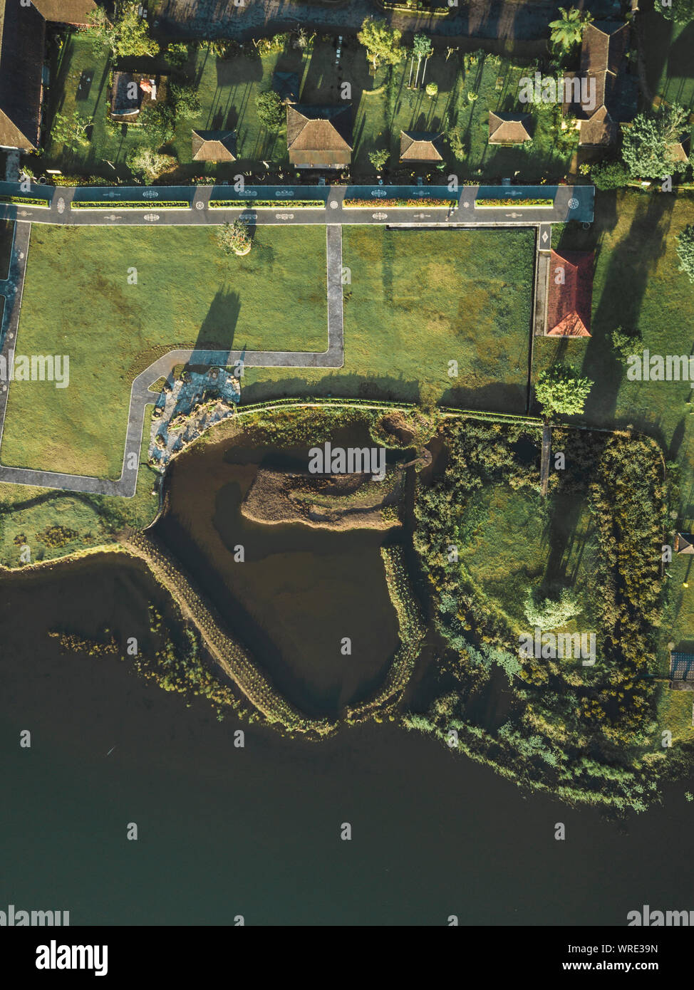 Aerial view of Temple Pura Ulun Danu, Baratan lake Stock Photo - Alamy