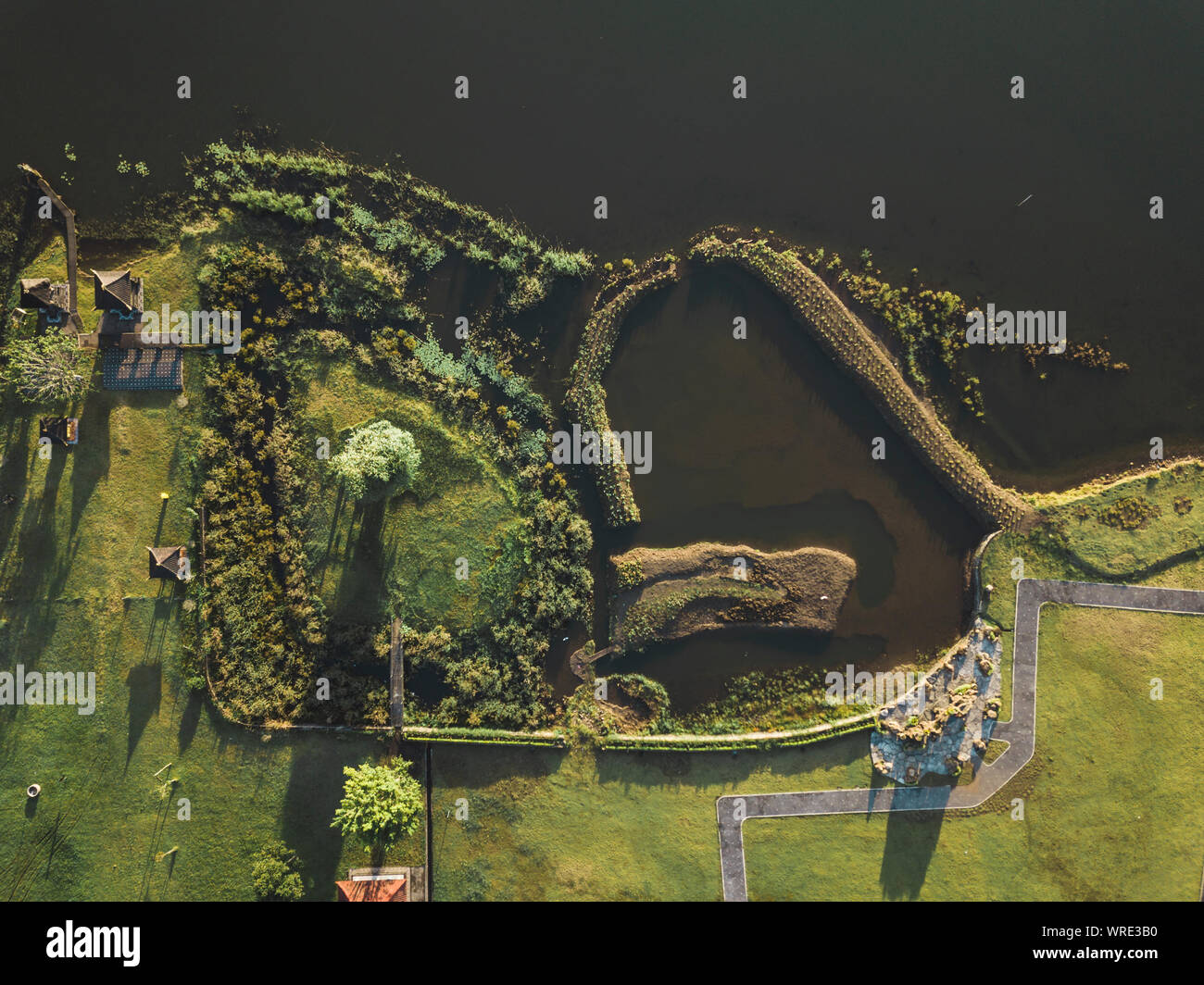 Aerial view of Temple Pura Ulun Danu, Baratan lake Stock Photo - Alamy