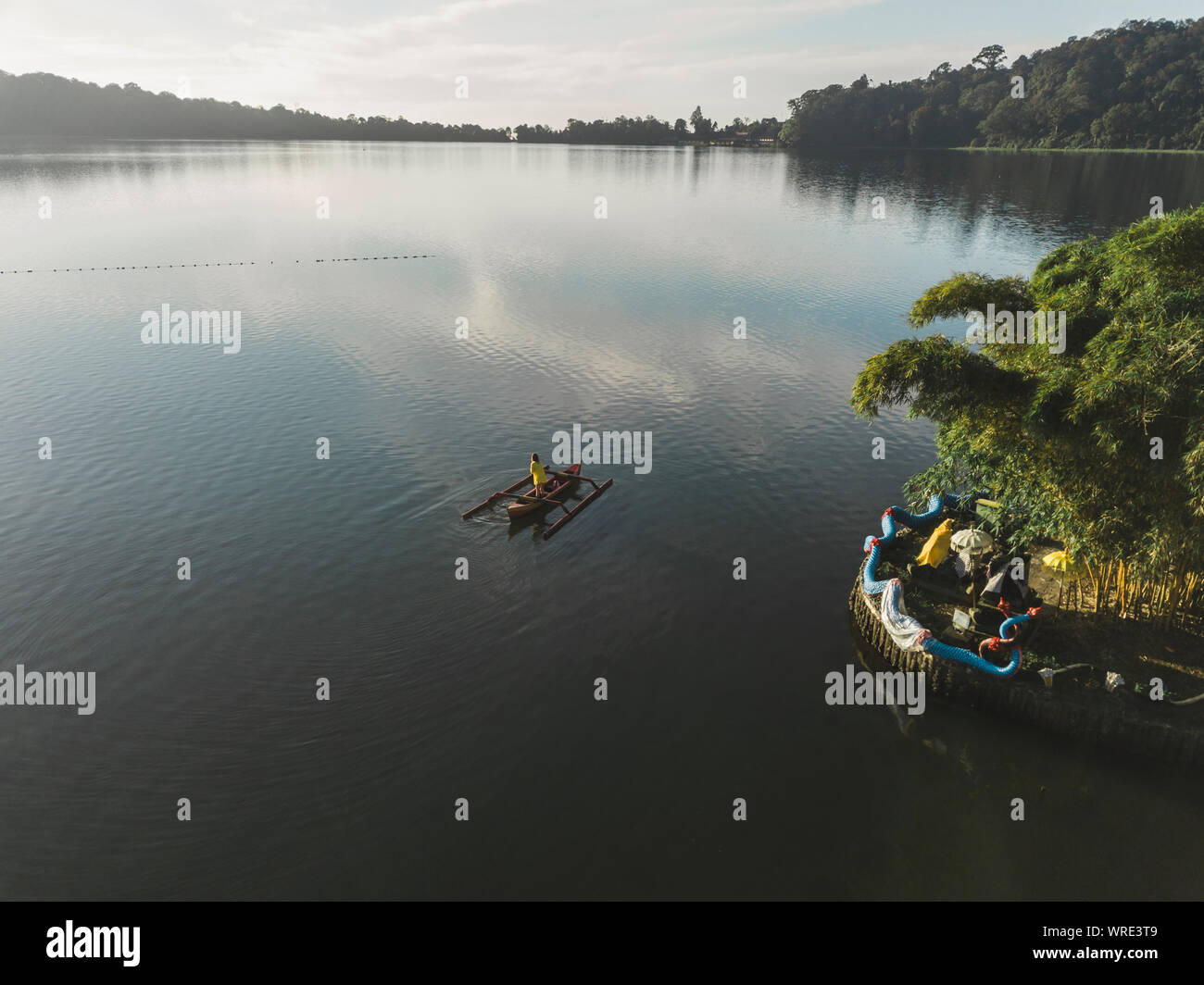 Aerial view of Temple Pura Ulun Danu, Baratan lake Stock Photo - Alamy