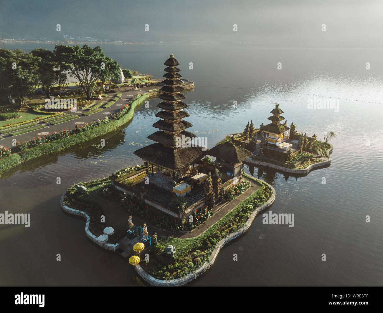 Aerial view of Temple Pura Ulun Danu, Baratan lake Stock Photo - Alamy