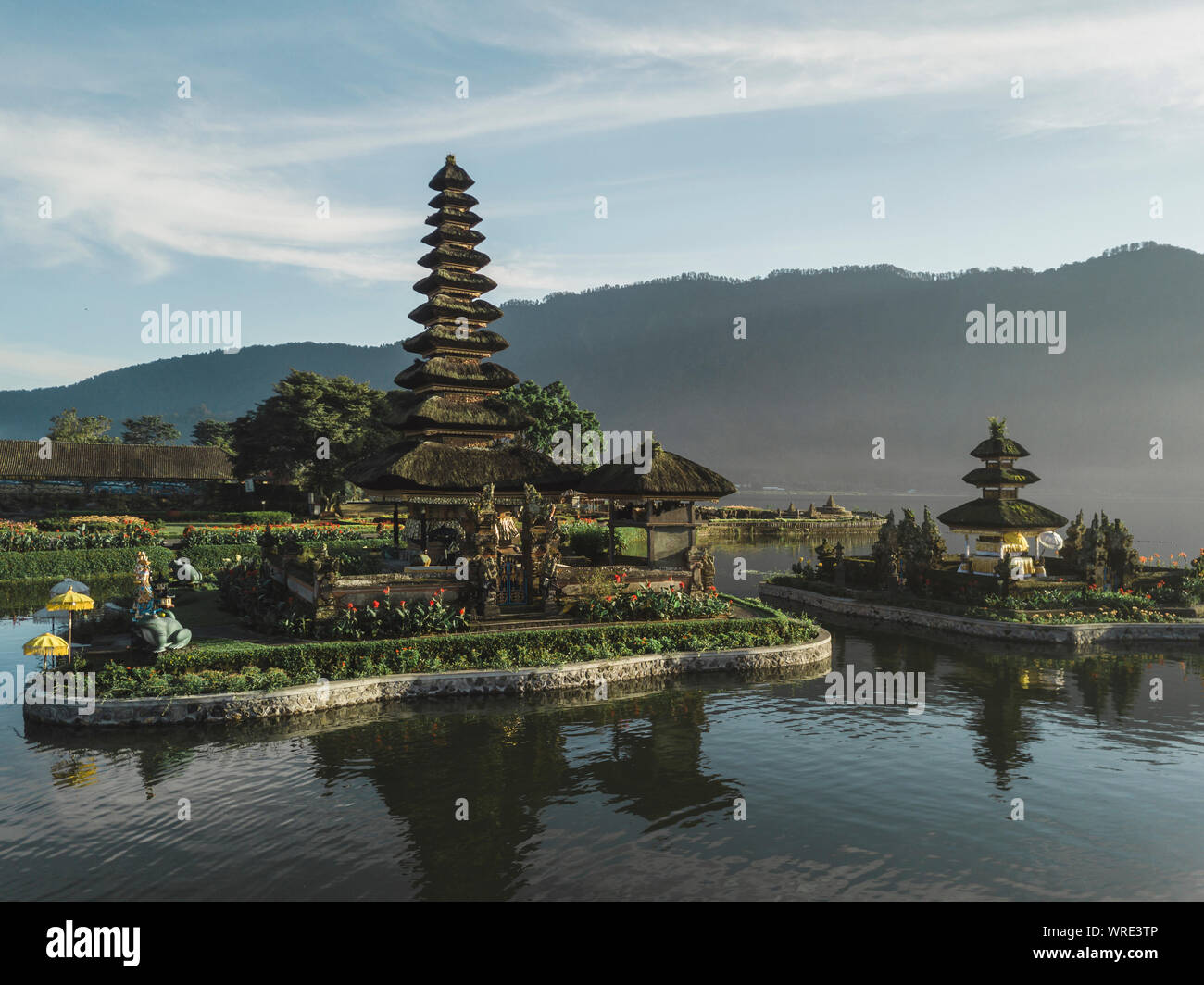 Aerial view of Temple Pura Ulun Danu, Baratan lake Stock Photo - Alamy