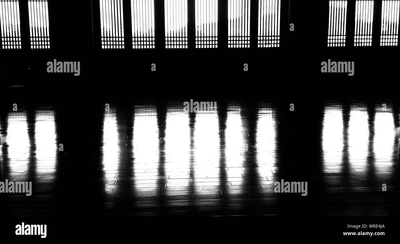 Reflection on the windows hi-res stock photography and images - Alamy