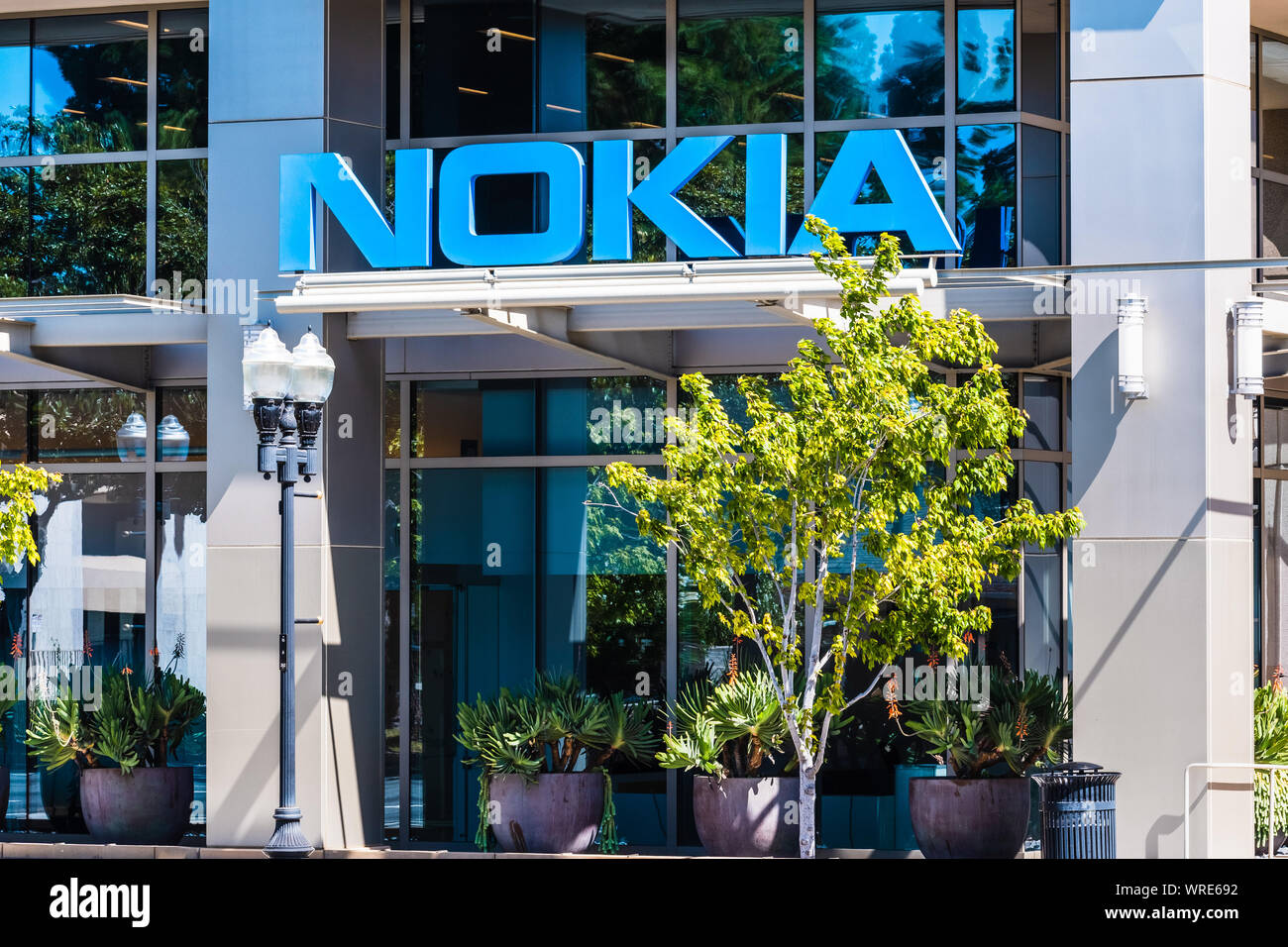 Nokia mobile phones symbol hi-res stock photography and images - Alamy