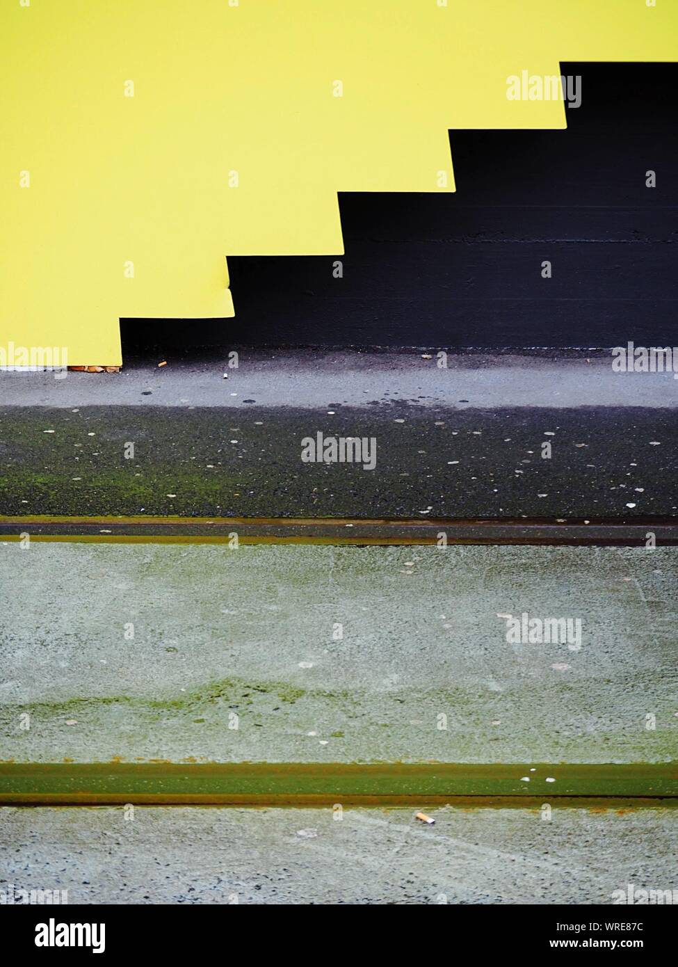 Yellow Concrete Steps High Resolution Stock Photography and Images - Alamy