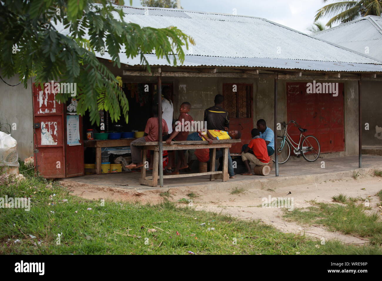daily life of poor people in a poor village in Zanzibar Stock Photo - Alamy