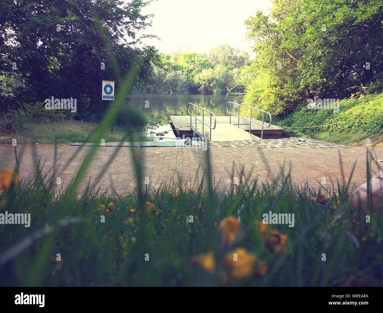 Floating platform lake hi-res stock photography and images - Alamy