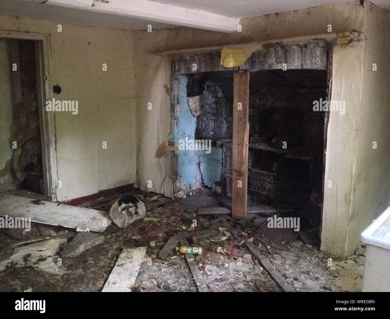 House messy room hi-res stock photography and images - Alamy