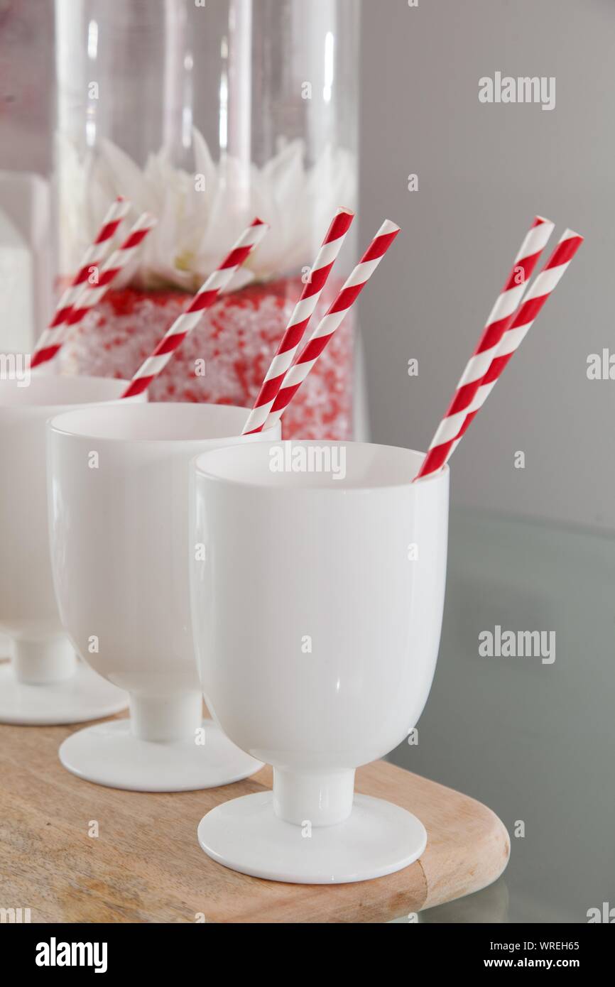 Red cups party hi-res stock photography and images - Alamy