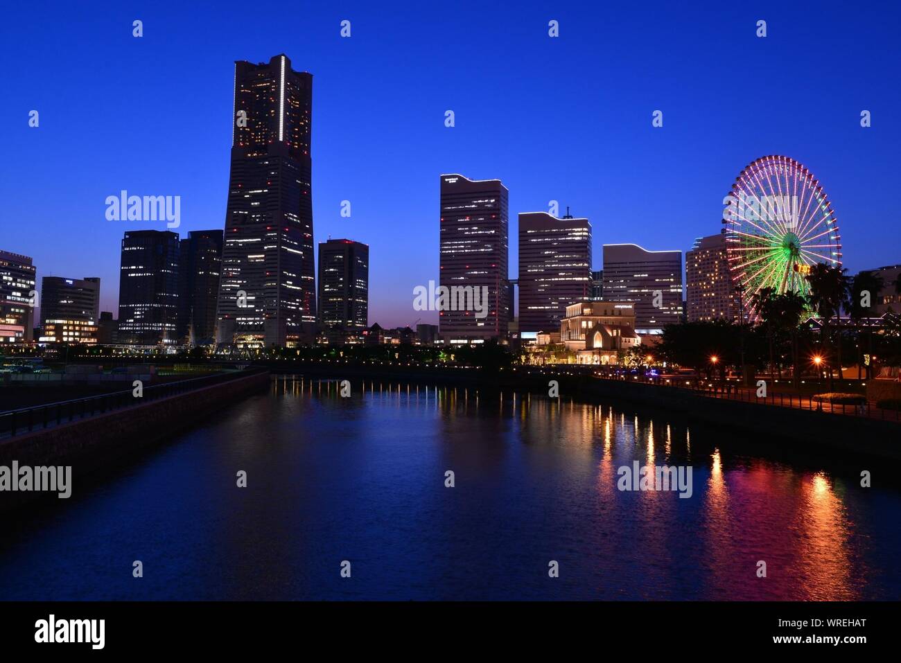 Minato mirai ferris wheel hi-res stock photography and images - Alamy