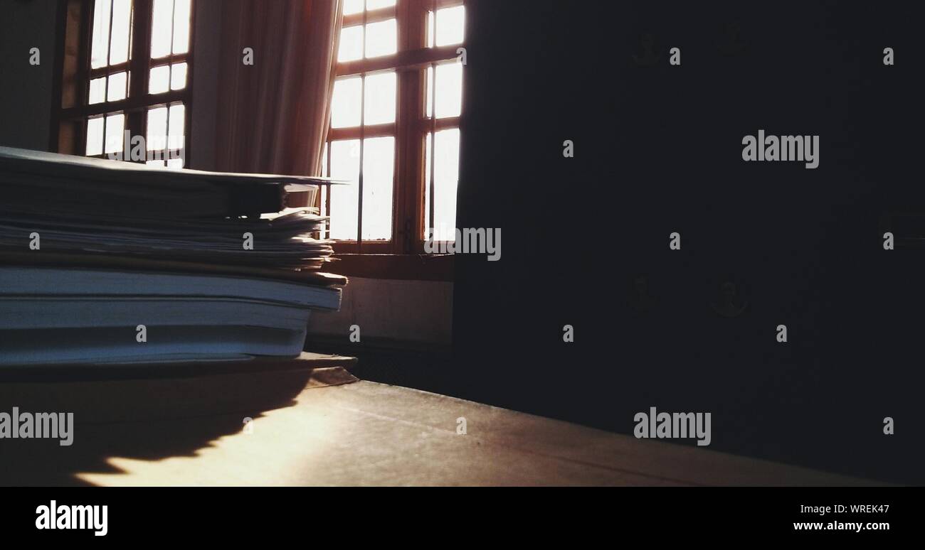 Office paperwork pile hi-res stock photography and images - Alamy