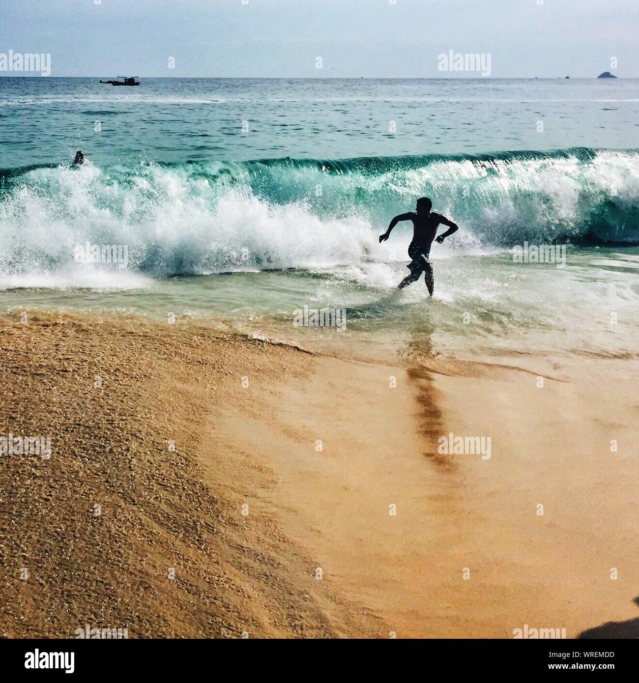 Running Wave High Resolution Stock Photography and Images - Alamy