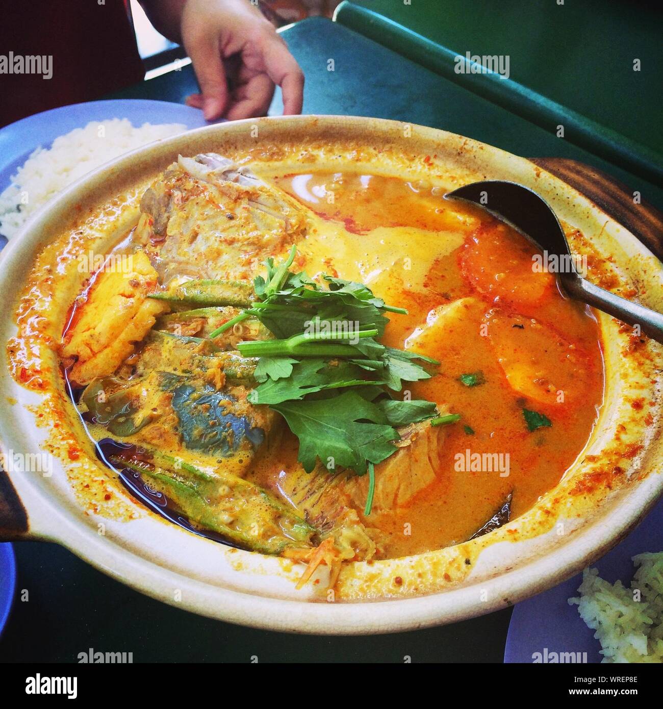 Indian eating curry hi-res stock photography and images - Alamy