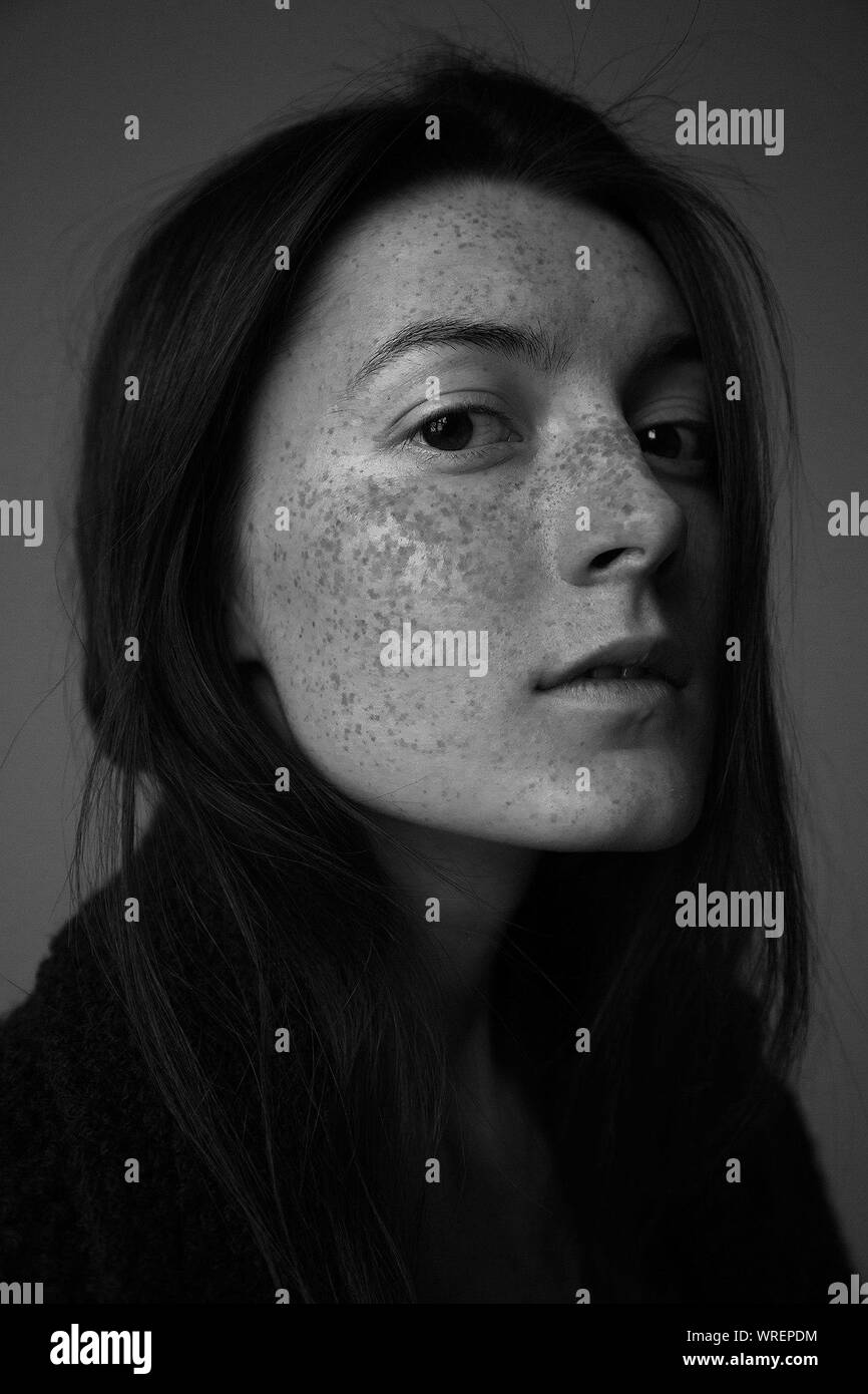 Freckles portrait hi-res stock photography and images - Alamy