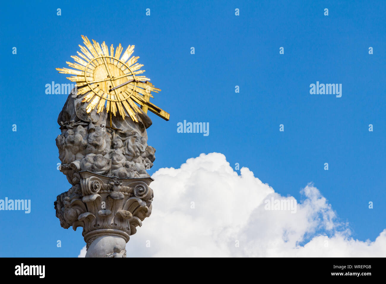 Holy trinity statue 1701 hi-res stock photography and images - Alamy