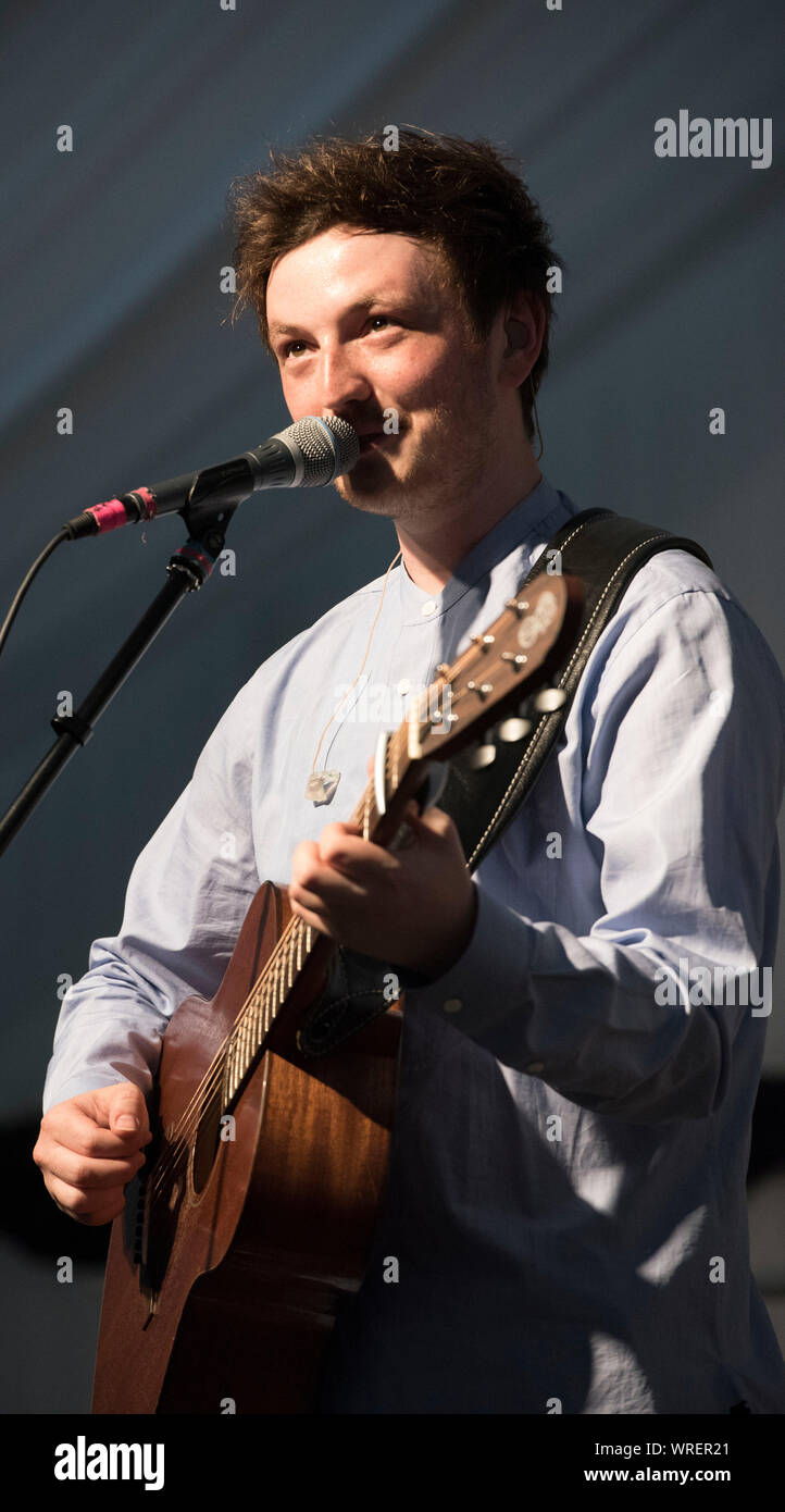 Performer lewis watson hi-res stock photography and images - Alamy