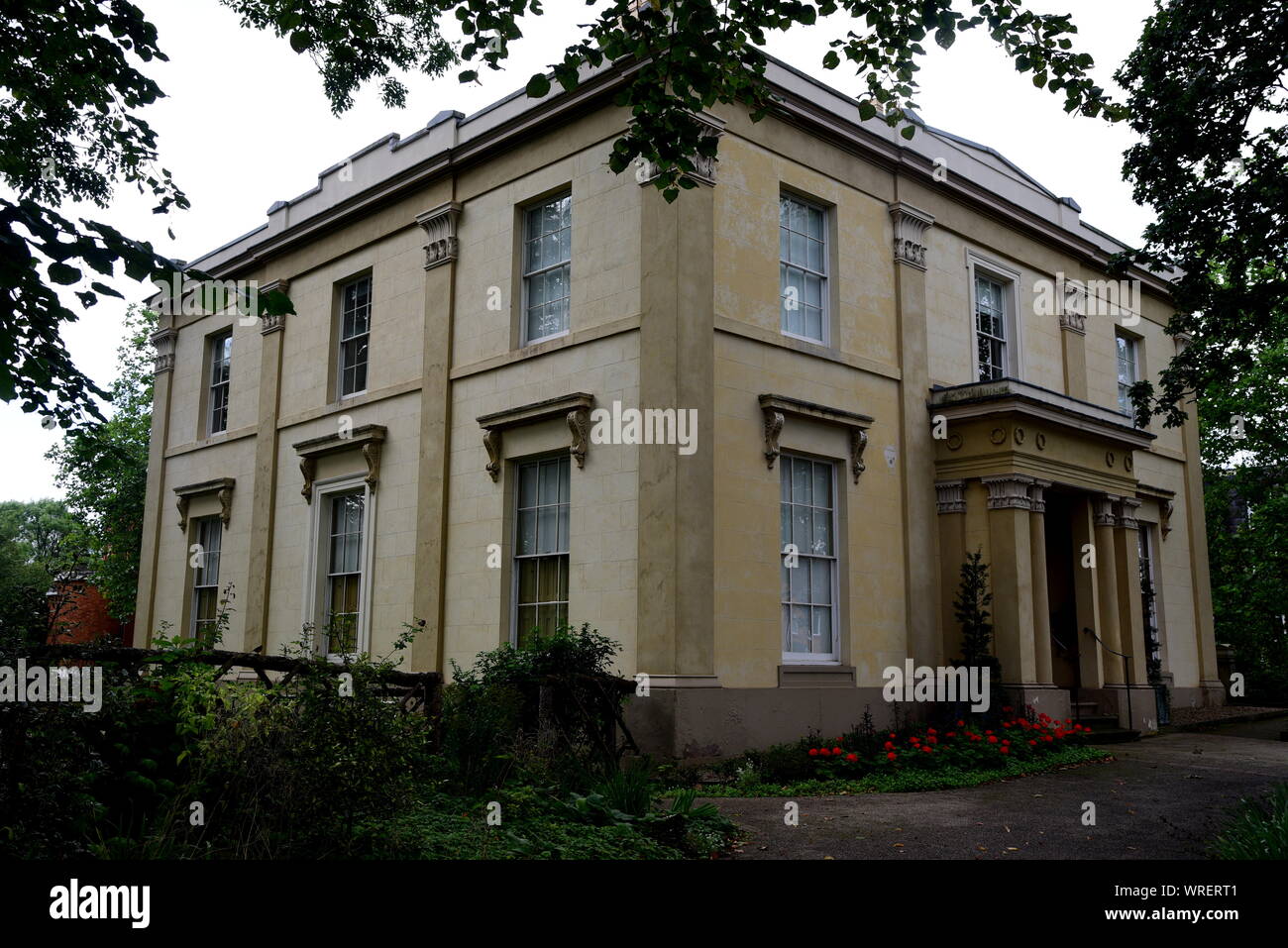 Elizabeth gaskell manchester house hi-res stock photography and images ...