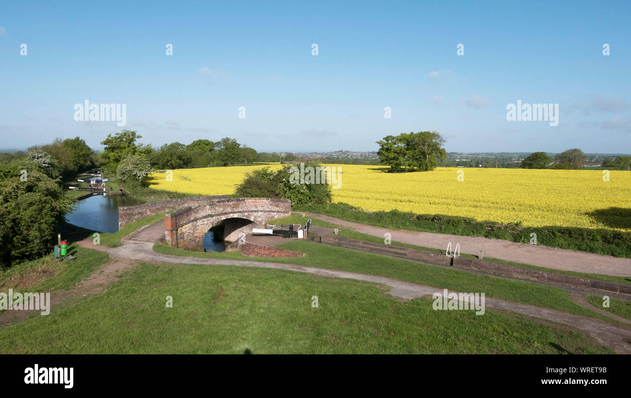 Birmingham worcester canal hi-res stock photography and images - Alamy