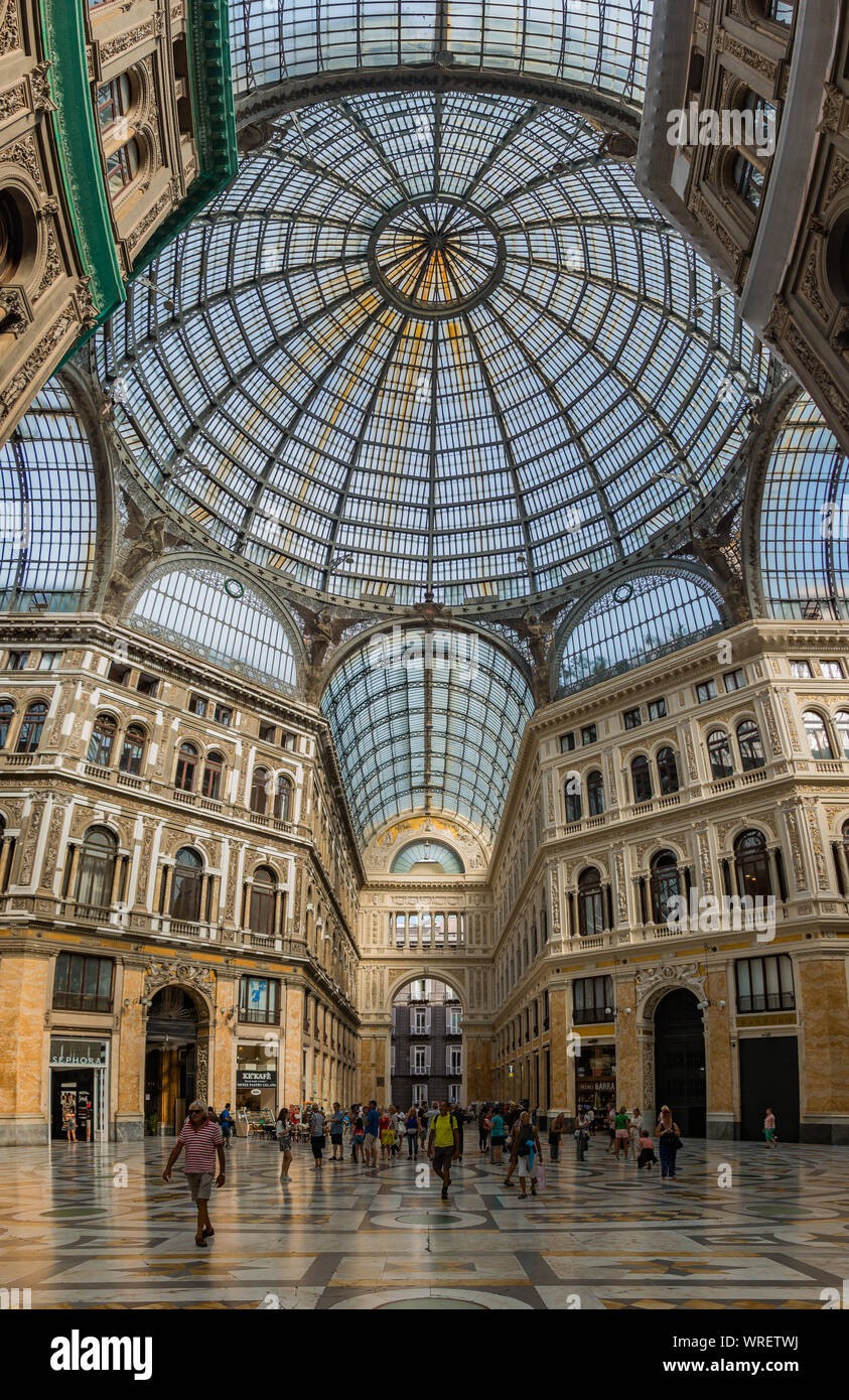 Naples vertical hi-res stock photography and images - Alamy