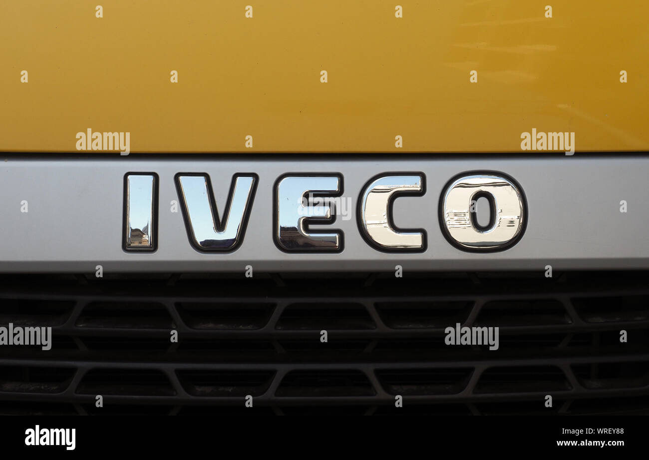 Iveco logo hi-res stock photography and images - Alamy