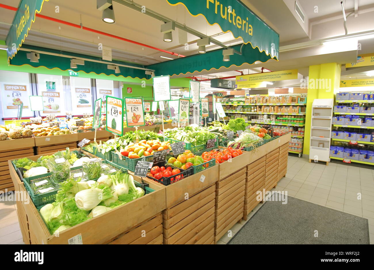 Rome italy shelf hi-res stock photography and images - Alamy