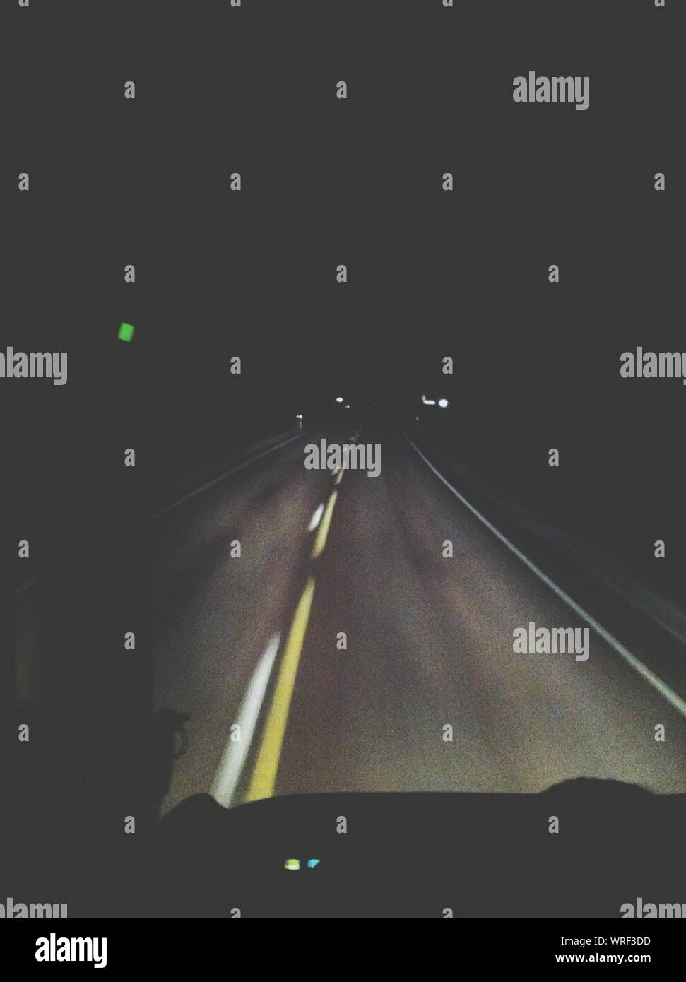 Night country road car hi-res stock photography and images - Alamy