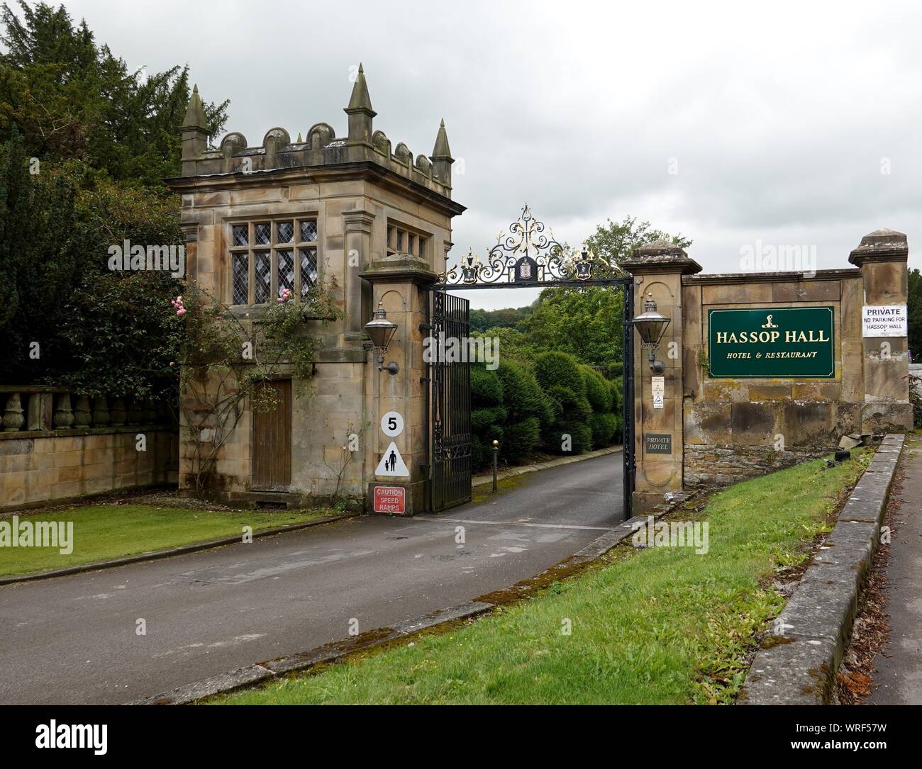 The entrance gate to Hassop Hall, Hassop, Derbyshire Stock Photo - Alamy