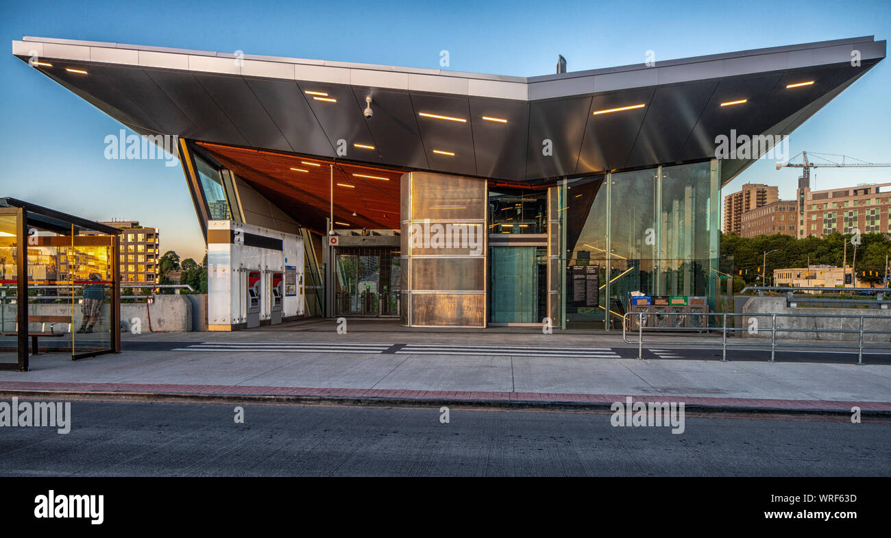 Ottawa Trillium Light Rail Station Stock Photo - Alamy