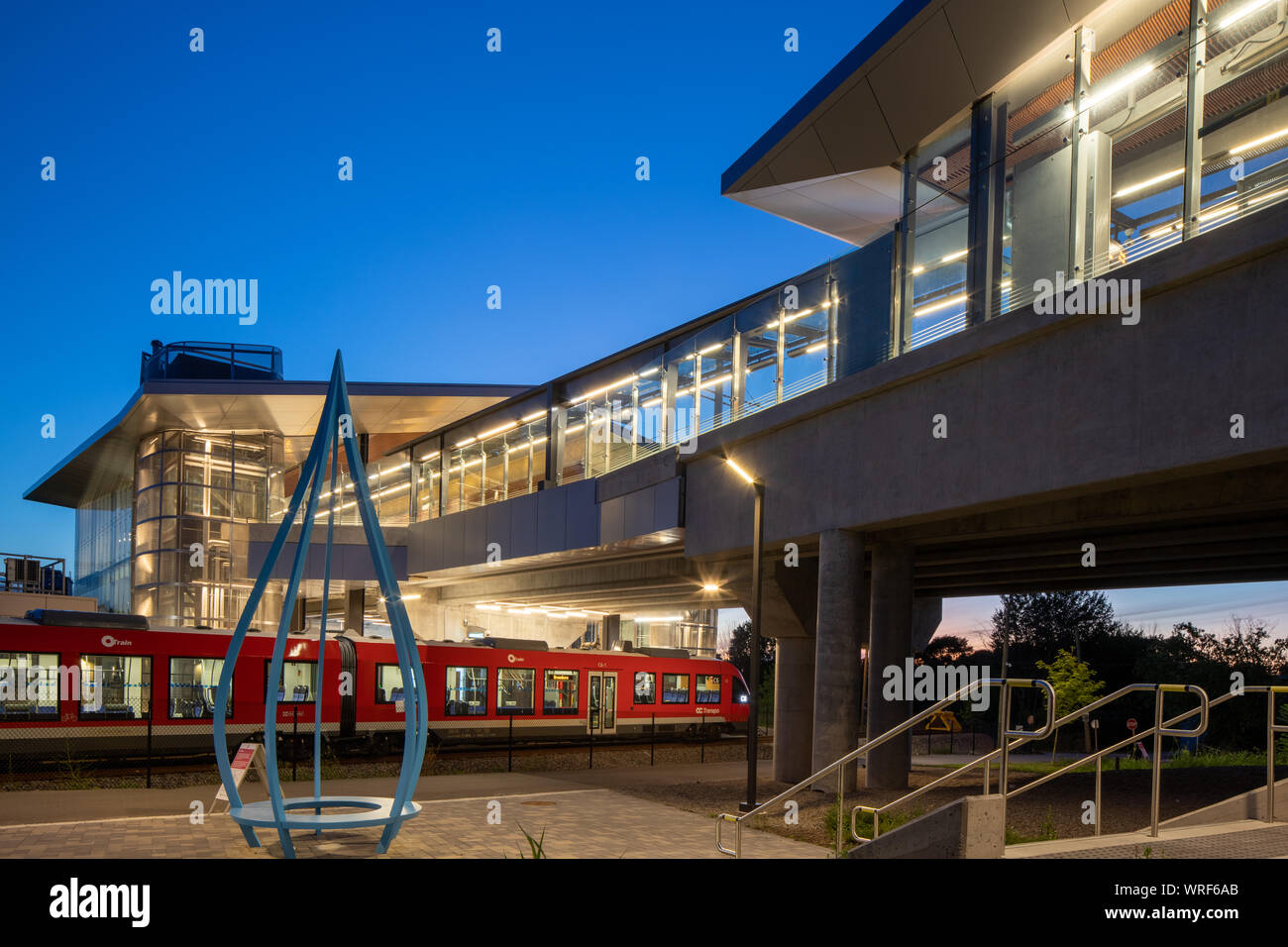 Ottawa Trillium Light Rail Station Stock Photo - Alamy