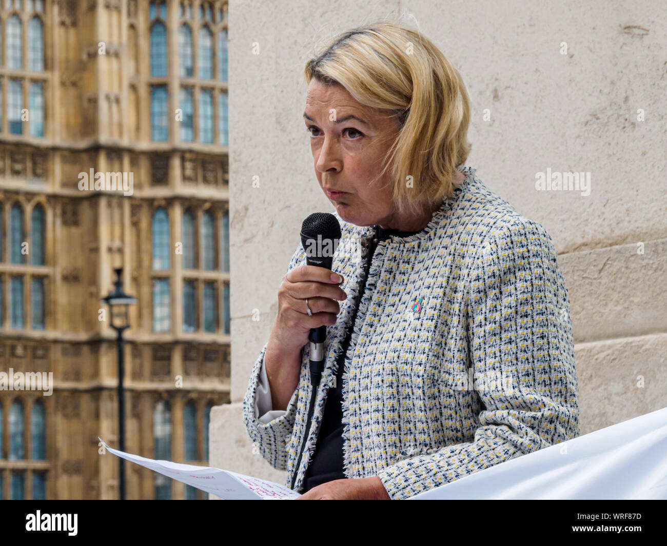 Mental health crisis emergency uk hi-res stock photography and images ...